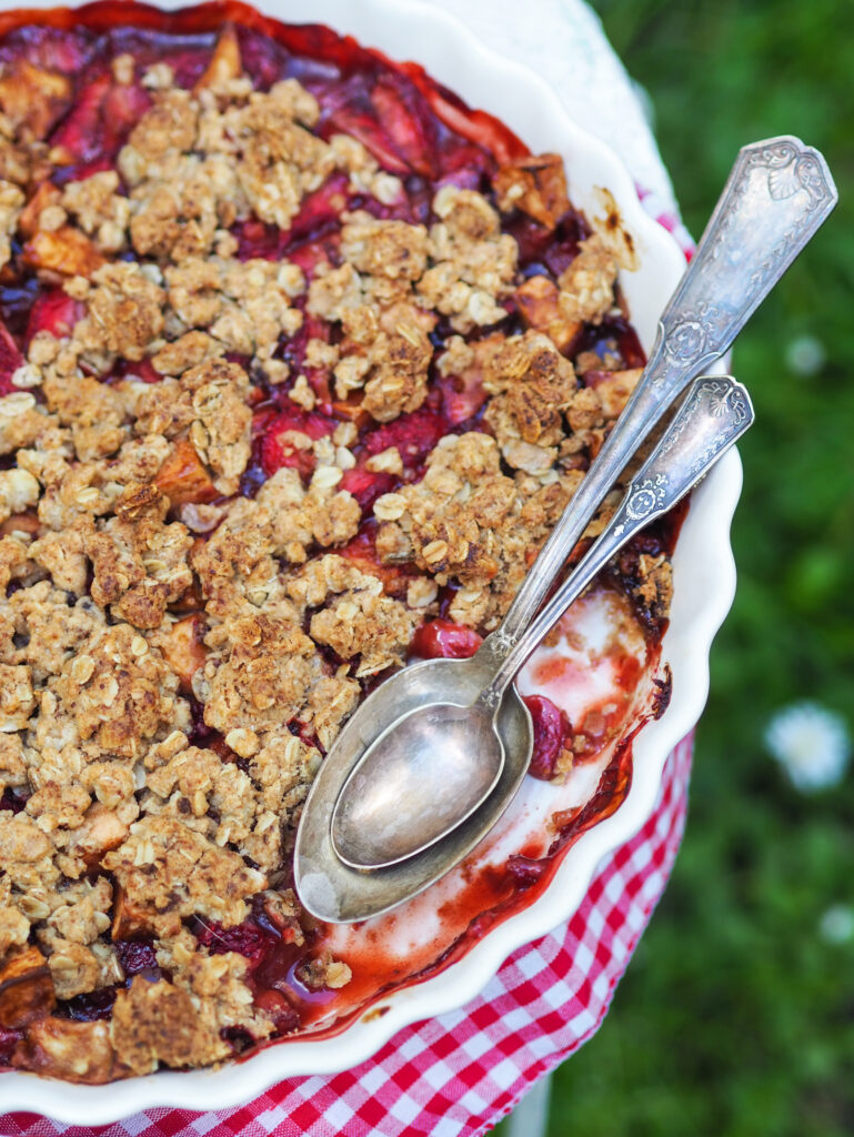 Crumble aux fraises, pommes et avoine | Kimaparis